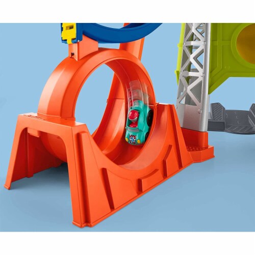 Launch and loop raceway store