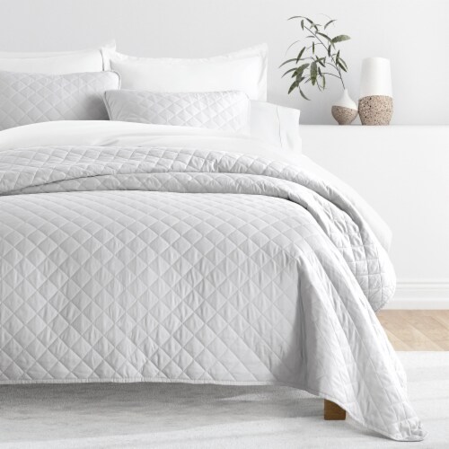 Modern quilt bedding sets store