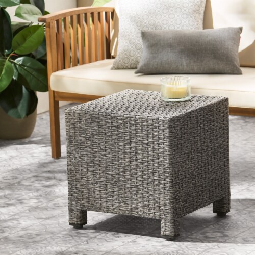 Rattan table cube store