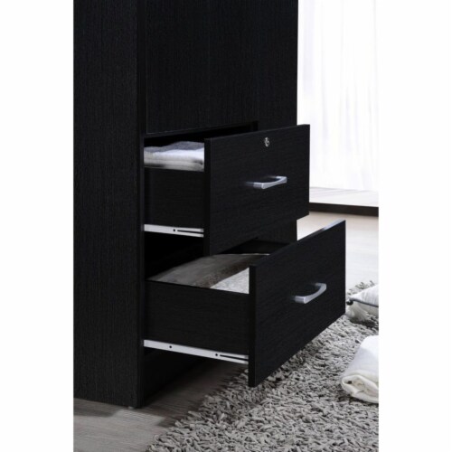 Hodedah 3 door wardrobe store